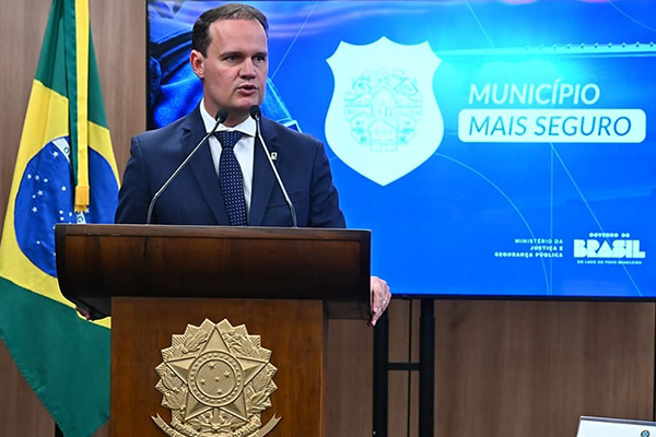 Júlio Pinheiro destaca importância do programa Município Mais Seguro ...